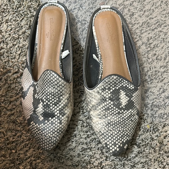 Universal Thread | Shoes | Universal Thread Slides | Poshmark